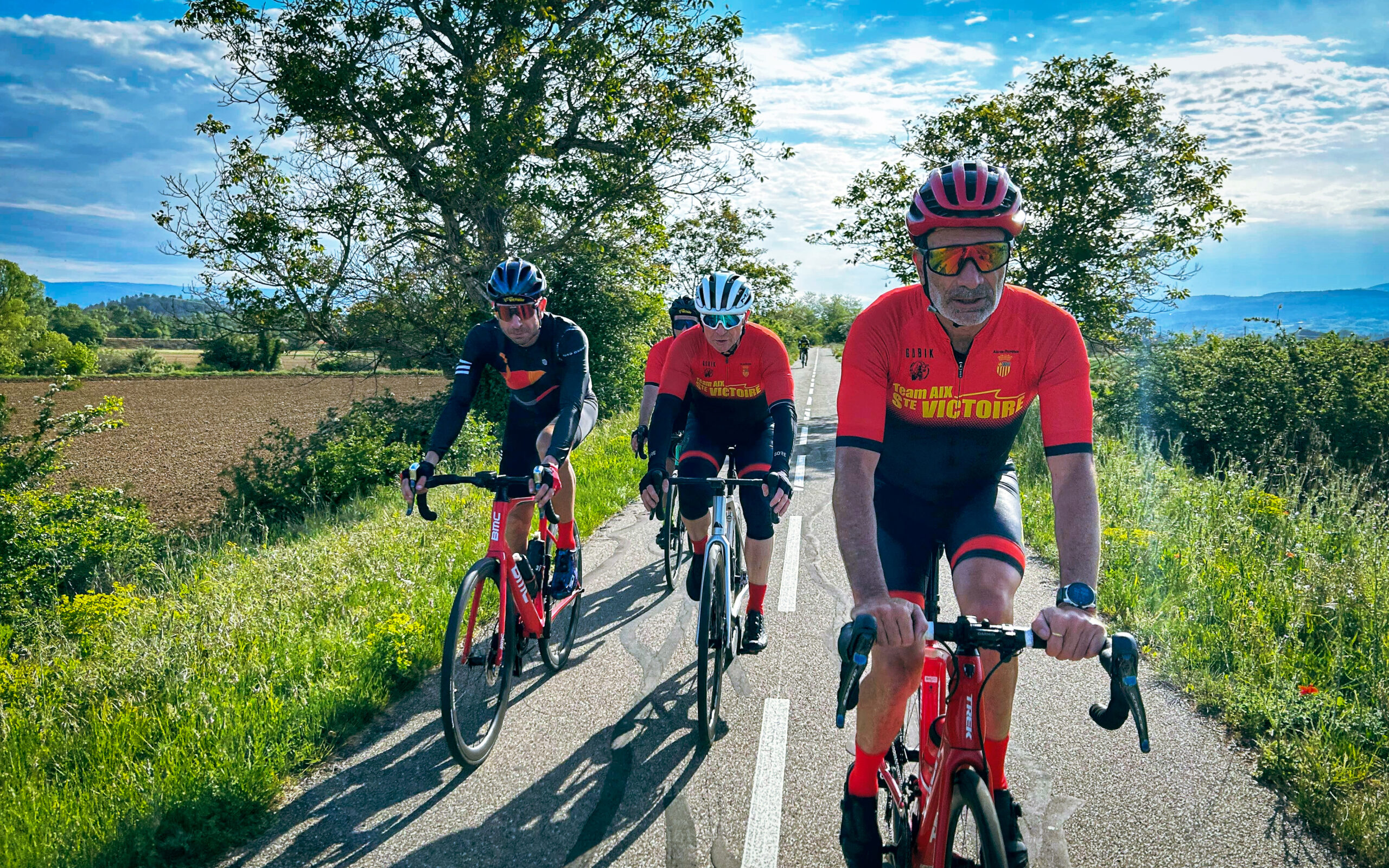 Aix Bike Provence – Randonnées vélos en Provence avec guide et location ...